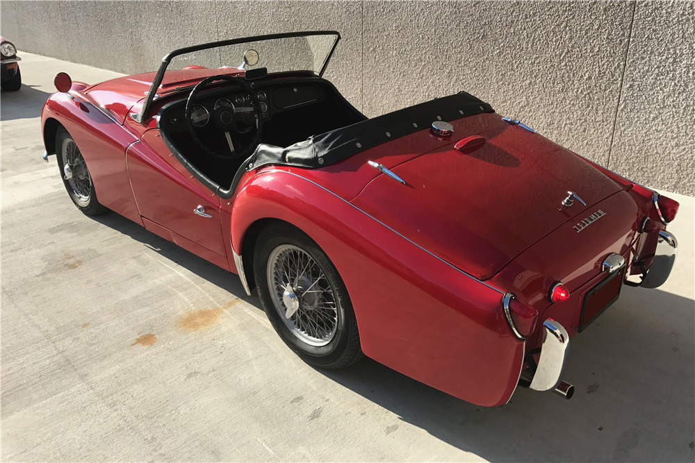 1959 TRIUMPH TR3 CONVERTIBLE - Rear 3/4 - 207153