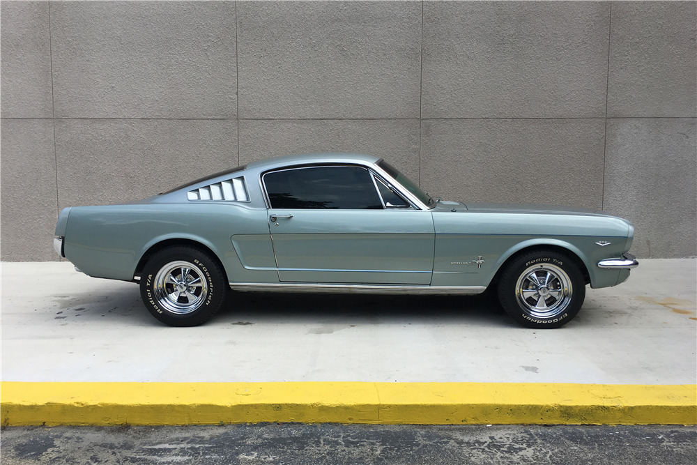 1965 FORD MUSTANG FASTBACK - Side Profile - 207424