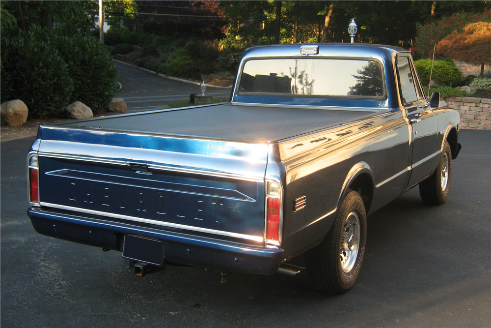 1970 CHEVROLET C20 CUSTOM PICKUP - Rear 3/4 - 207528