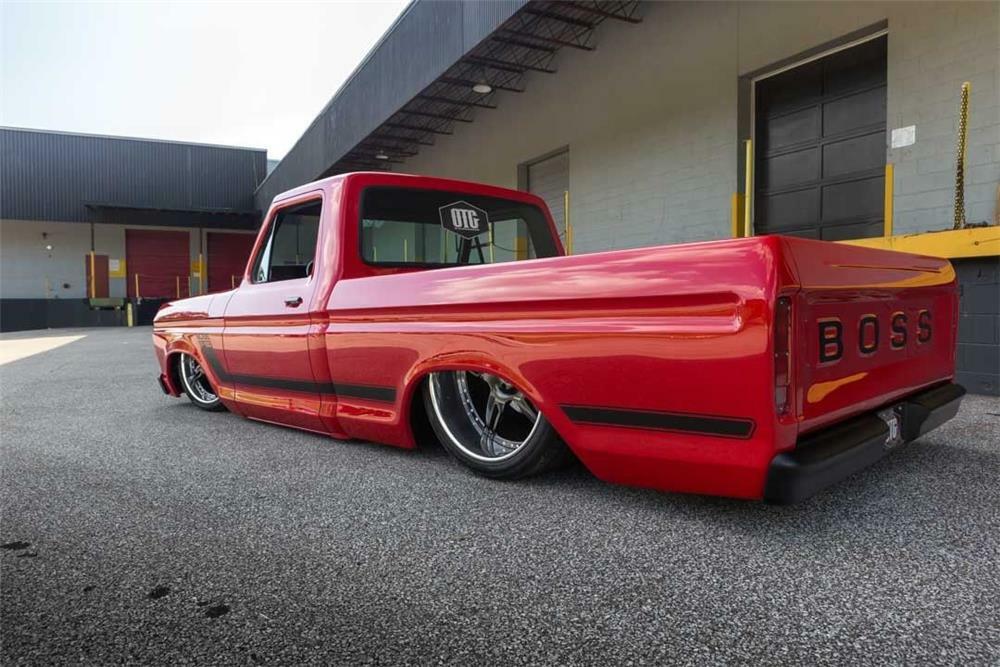 1973 FORD F-100 CUSTOM PICKUP - Rear 3/4 - 207680