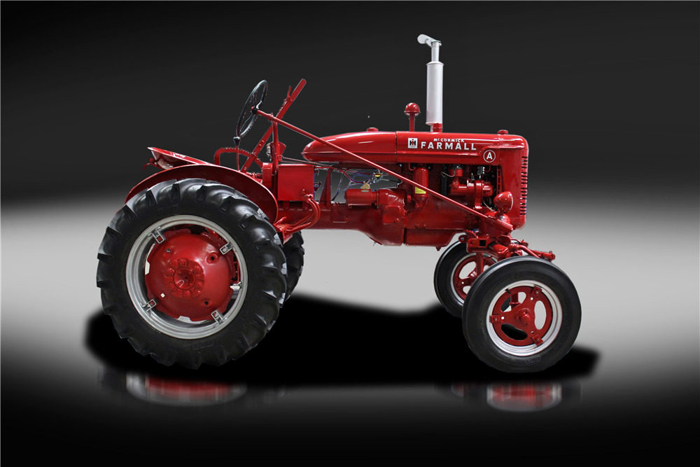 1941 FARMALL A TRACTOR - Side Profile - 207927