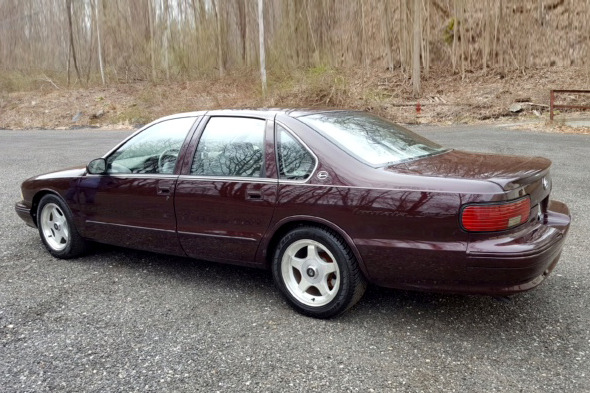 1996 CHEVROLET IMPALA SS - Rear 3/4 - 208011