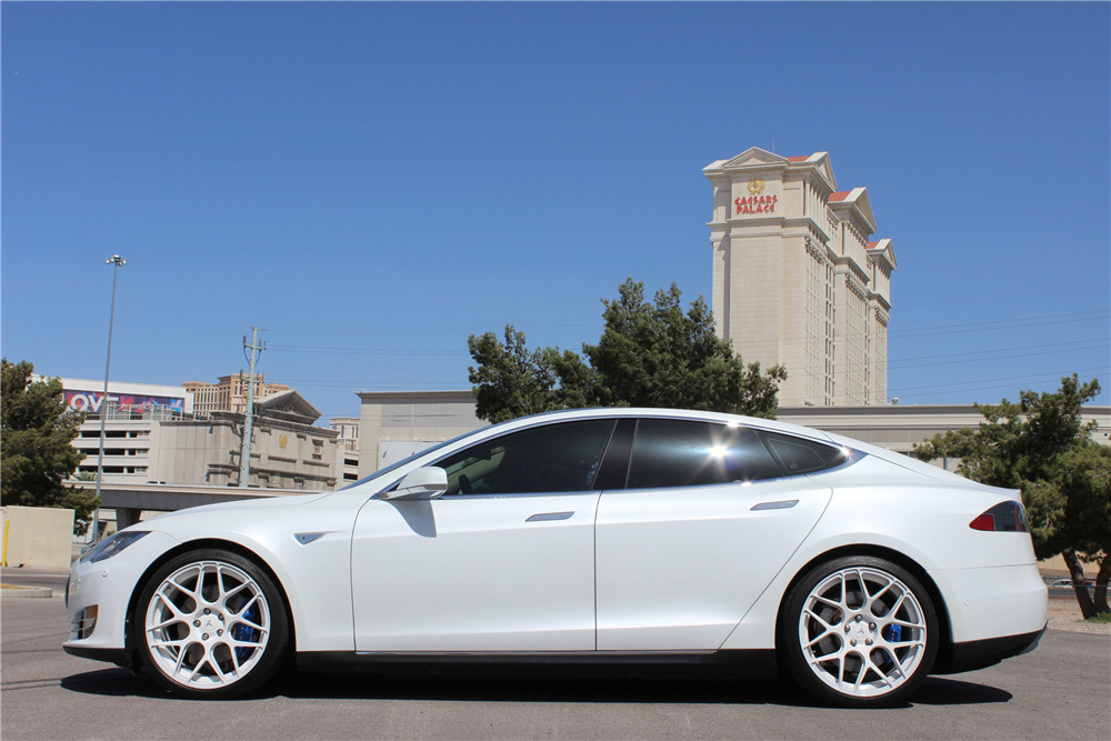 2013 TESLA MODEL S - Side Profile - 208115