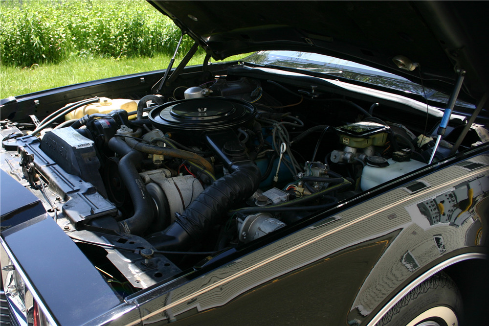 1982 OLDSMOBILE TORONADO - Engine - 208323