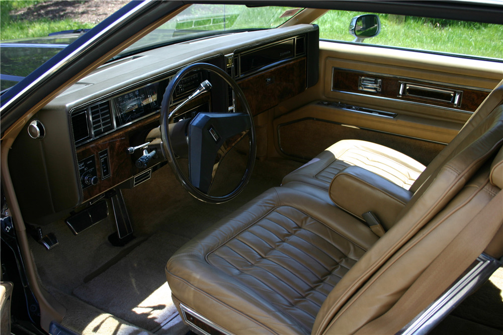 1982 OLDSMOBILE TORONADO - Interior - 208323