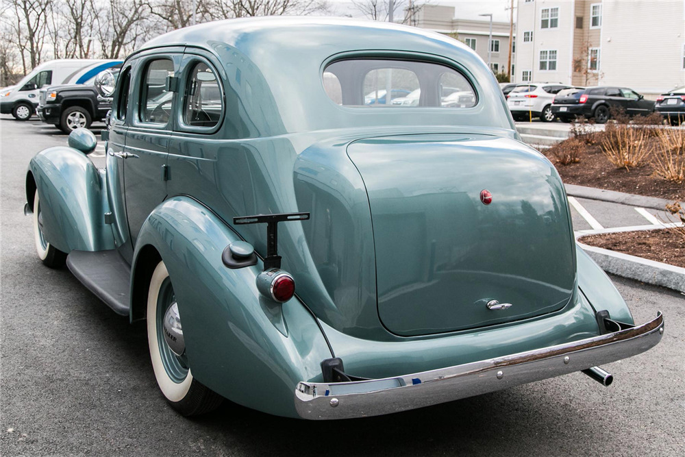 1936 STUDEBAKER DICTATOR - Rear 3/4 - 208841