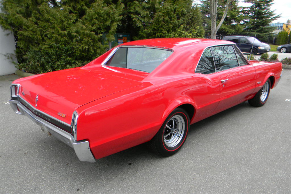 1967 OLDSMOBILE 442 - Rear 3/4 - 210479