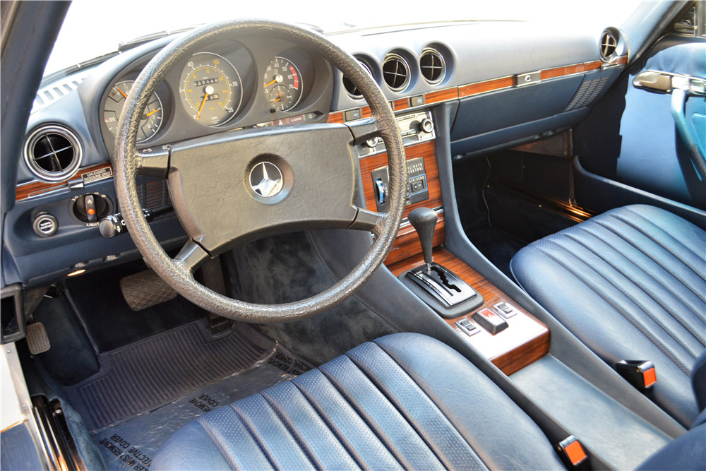 1980 MERCEDES-BENZ 450SL - Interior - 210487
