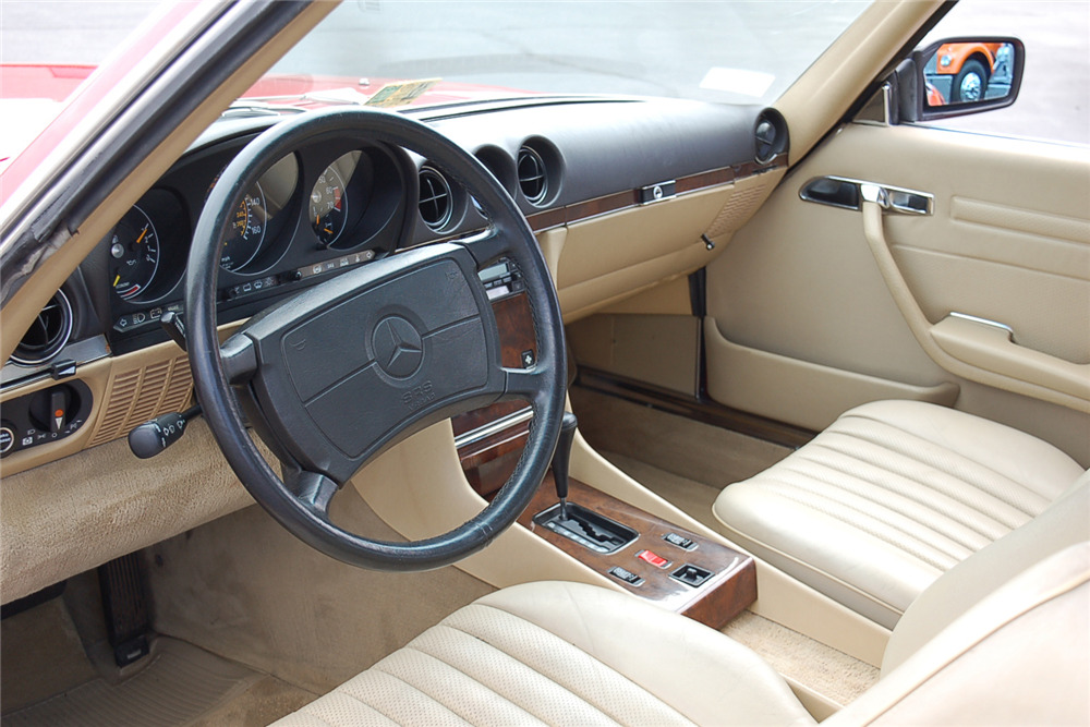 1989 MERCEDES-BENZ 560SL CONVERTIBLE - Interior - 210499