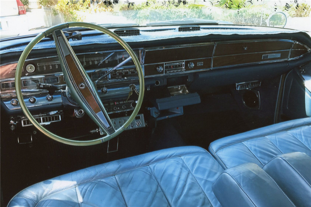 1966 CHRYSLER IMPERIAL - Interior - 210569