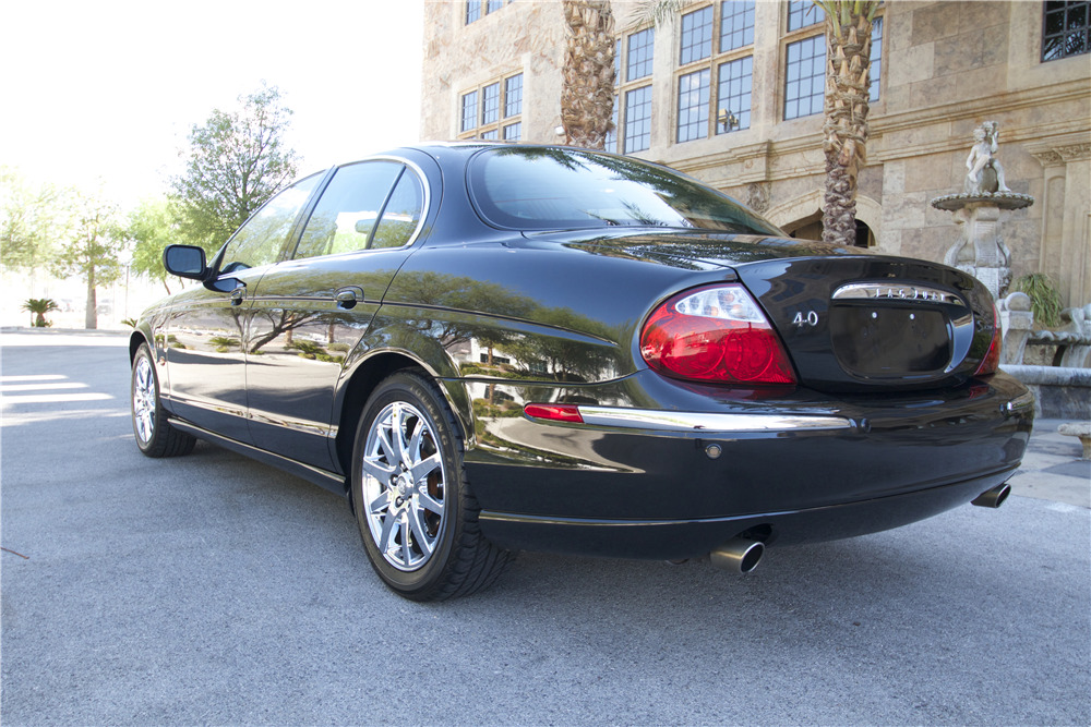 2002 JAGUAR S-TYPE - Rear 3/4 - 210583