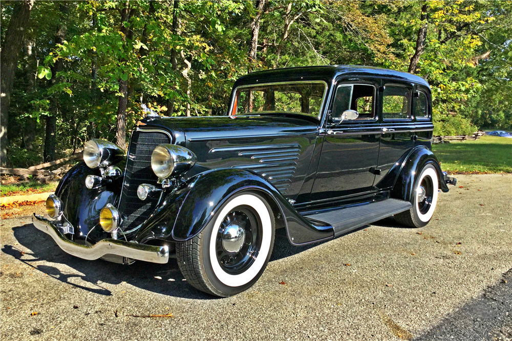 1934 DODGE BROTHERS CUSTOM SEDAN - Front 3/4 - 210618
