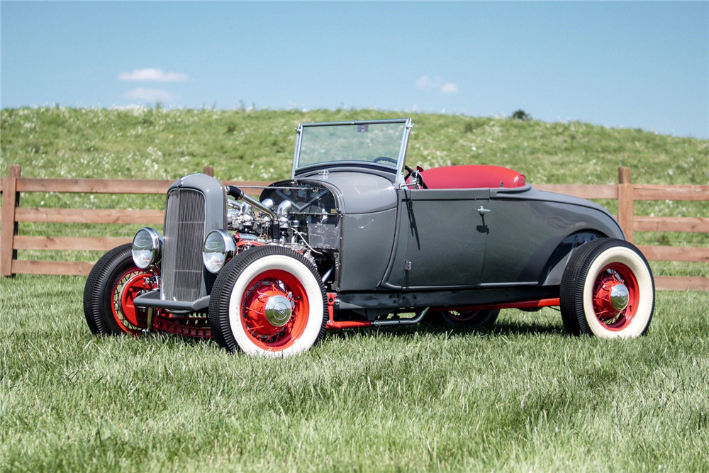 1929 FORD MODEL A CUSTOM ROADSTER - Front 3/4 - 210658