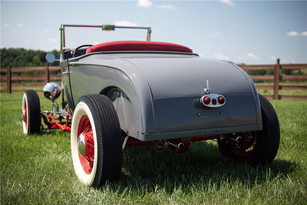 1929 FORD MODEL A CUSTOM ROADSTER - Rear 3/4 - 210658