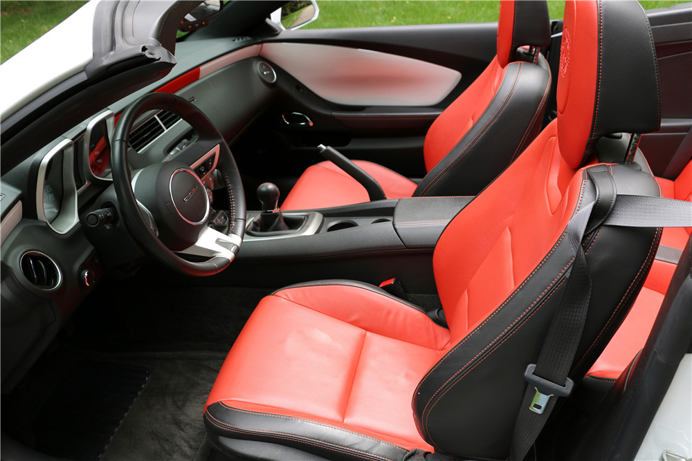 2011 CHEVROLET CAMARO INDY PACE CAR CONVERTIBLE - Interior - 210700