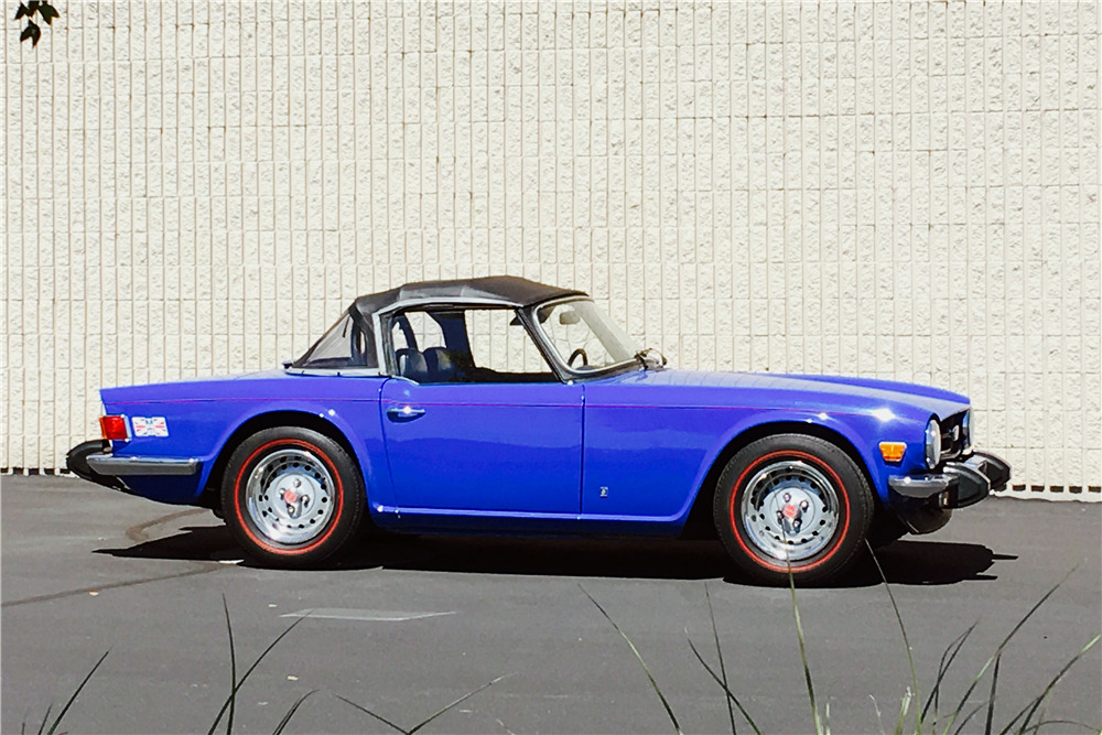 1976 TRIUMPH TR6 CONVERTIBLE - Front 3/4 - 210941