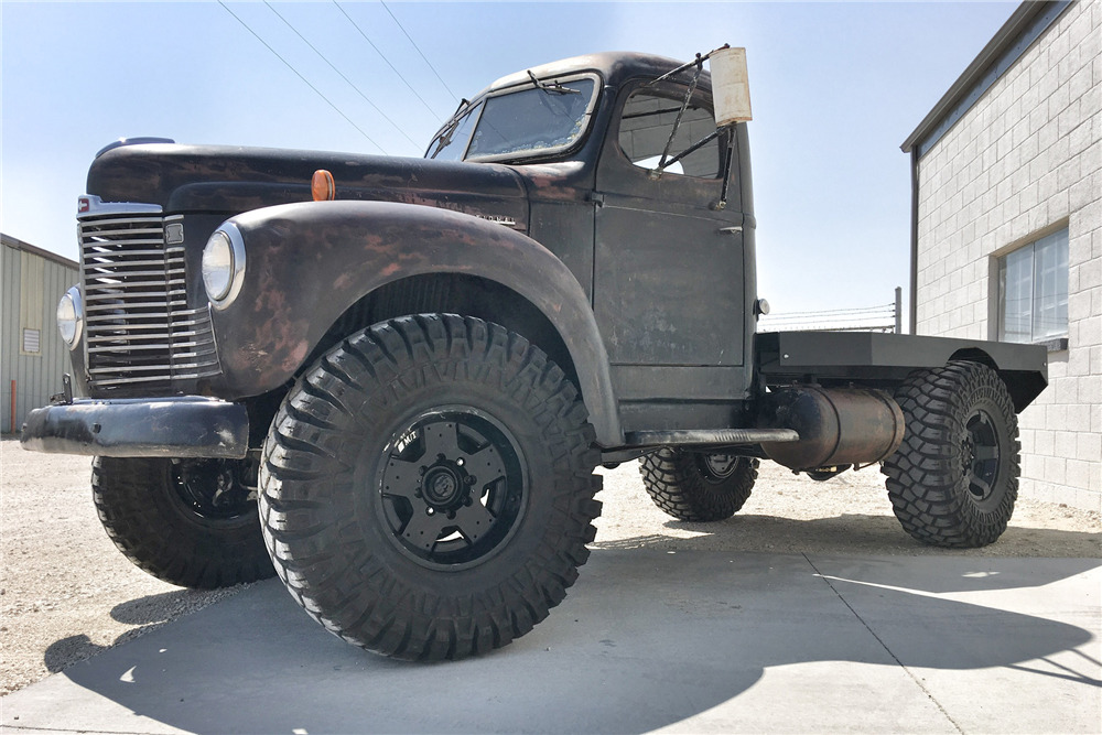 1949 INTERNATIONAL CUSTOM FLATBED - Front 3/4 - 210961