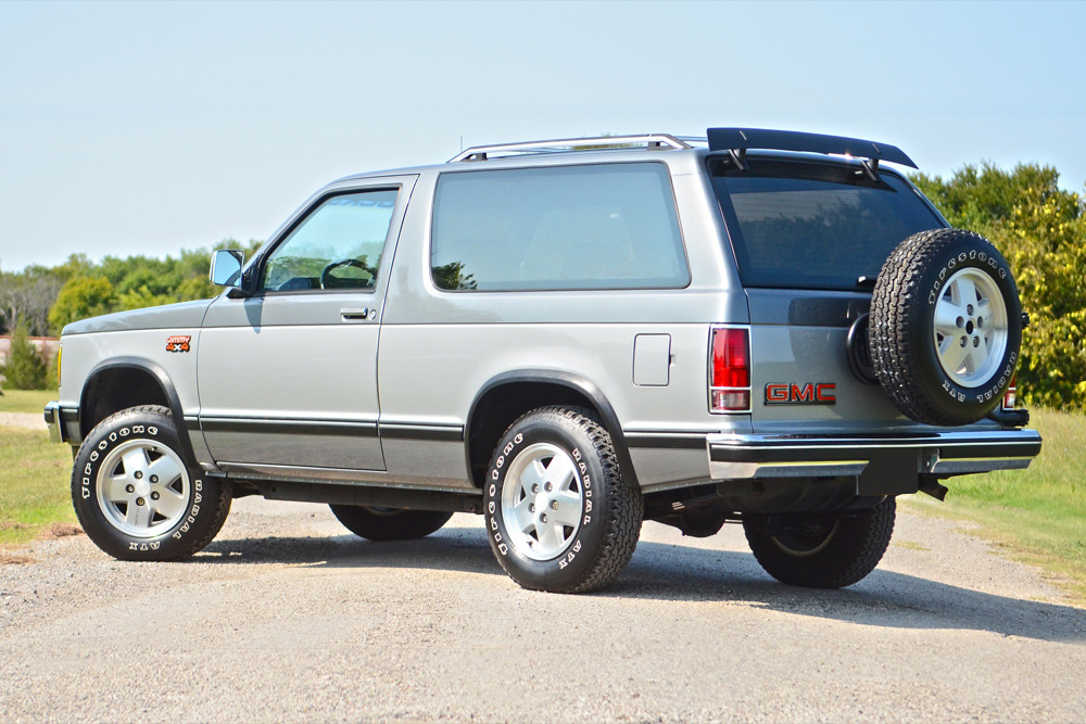 1987 GMC JIMMY S15 - Rear 3/4 - 211043