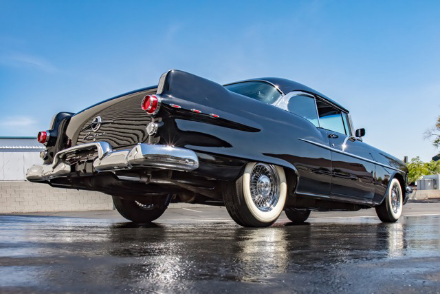 1956 PONTIAC CHIEFTAIN - Rear 3/4 - 211238