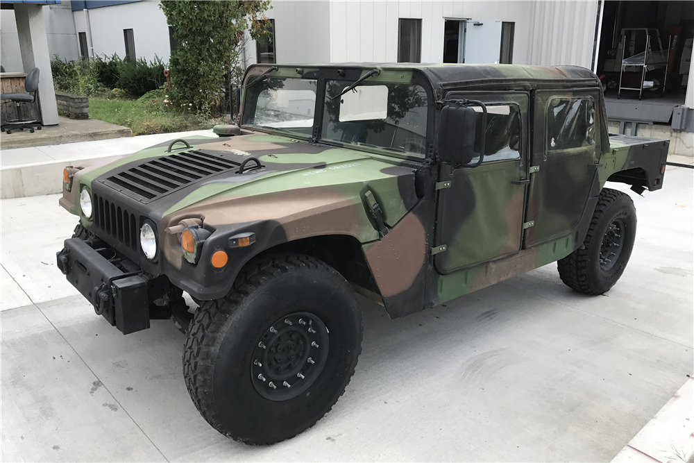 1993 AM GENERAL HUMMER M1038 - Front 3/4 - 211272