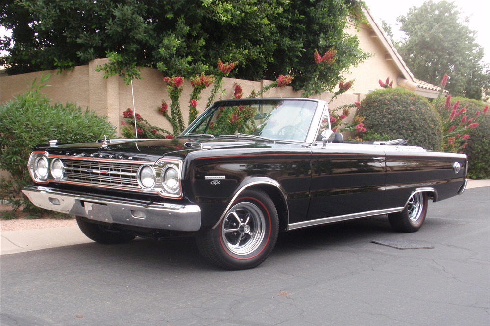 1967 PLYMOUTH GTX CONVERTIBLE - Front 3/4 - 211775