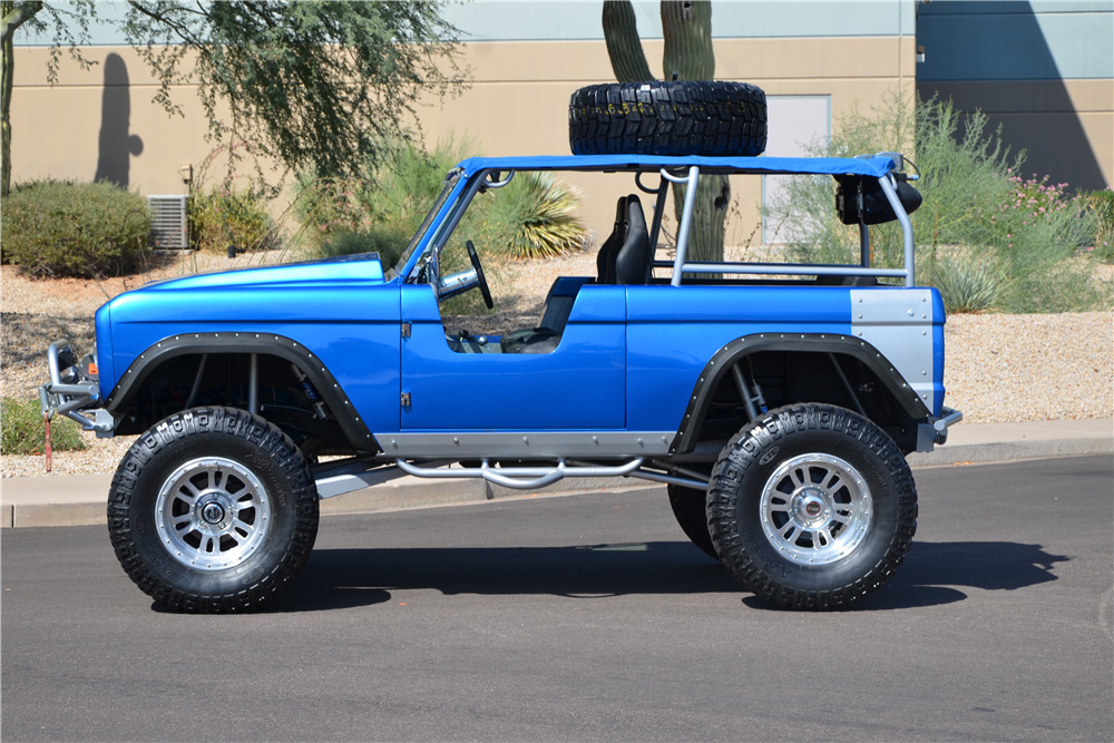 1977 FORD BRONCO CUSTOM 4X4 - Side Profile - 211802