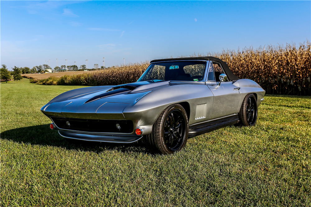 1967 CHEVROLET CORVETTE CUSTOM CONVERTIBLE - Front 3/4 - 212551