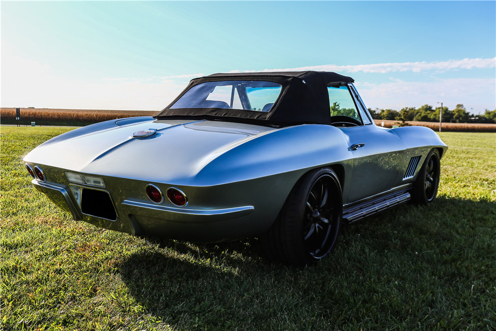 1967 CHEVROLET CORVETTE CUSTOM CONVERTIBLE - Rear 3/4 - 212551
