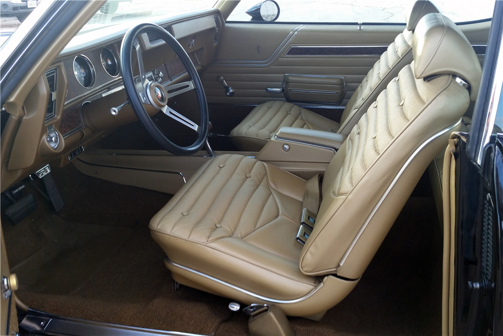 1970 OLDSMOBILE 442 W30 HOLIDAY COUPE - Interior - 212555