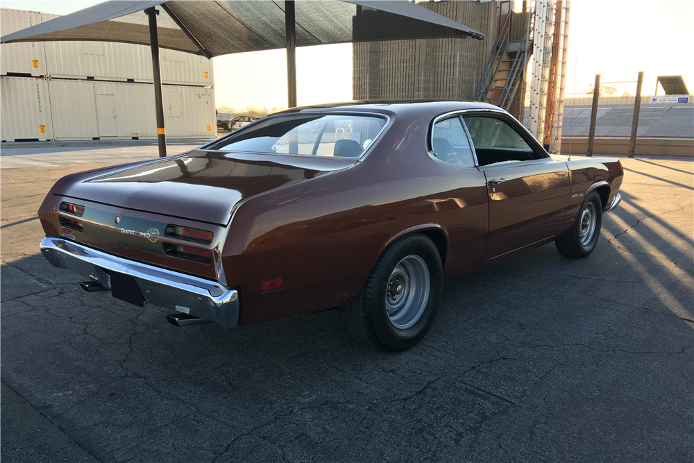 1971 PLYMOUTH DUSTER - Rear 3/4 - 212794