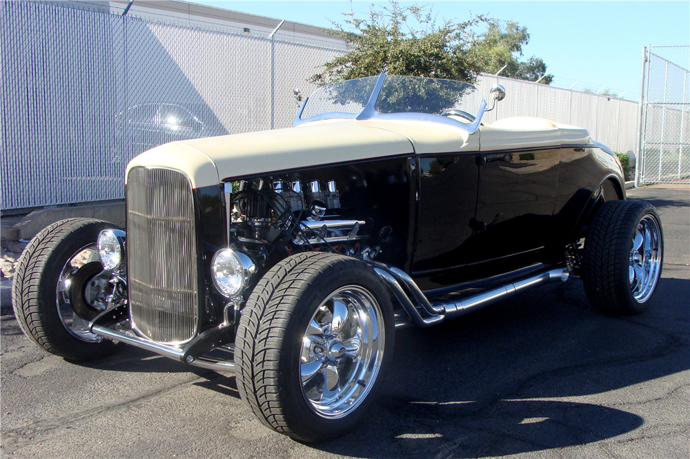 1930 FORD CUSTOM ROADSTER - Front 3/4 - 212887
