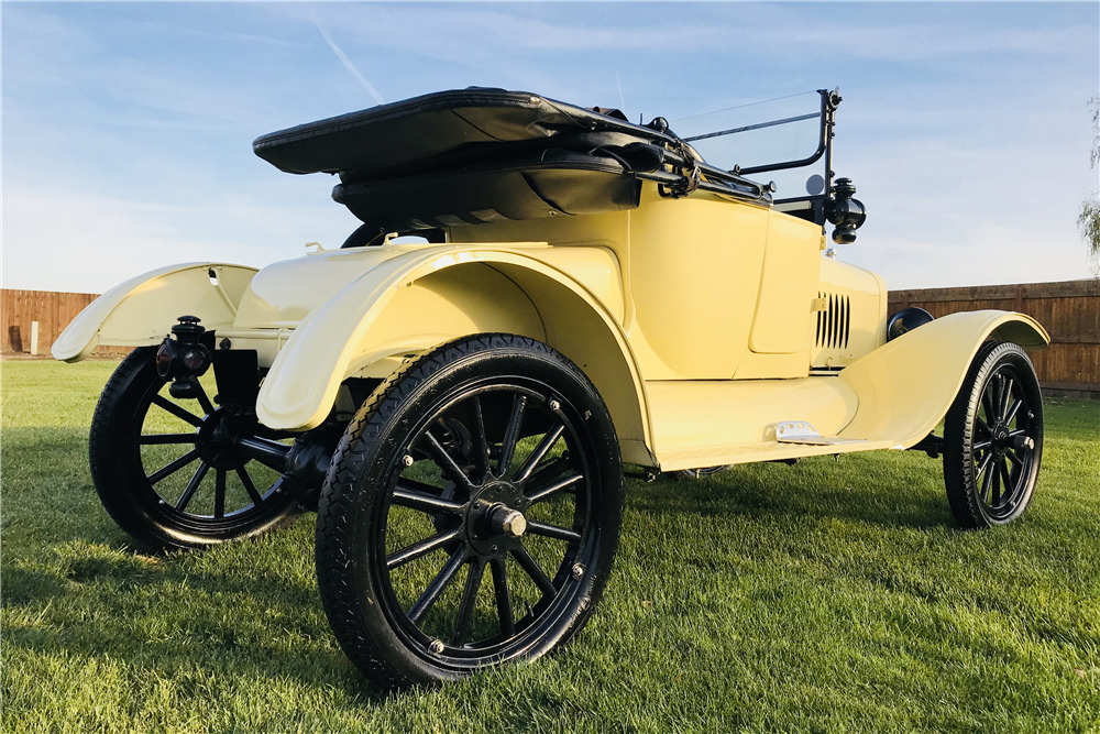 1917 FORD MODEL T CONVERTIBLE - Rear 3/4 - 213113