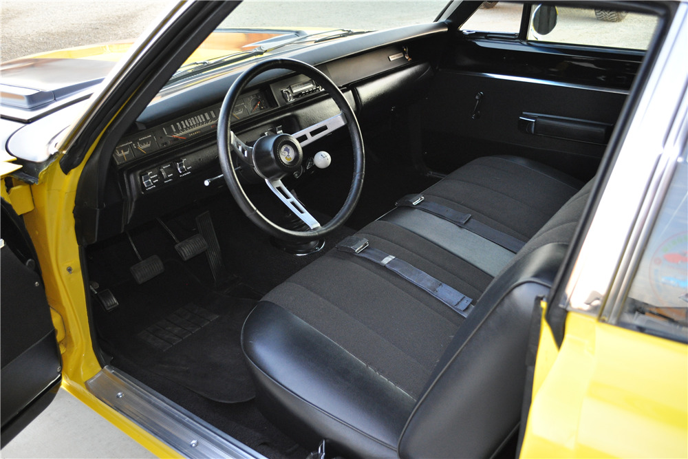 1969 PLYMOUTH HEMI ROAD RUNNER - Interior - 213225