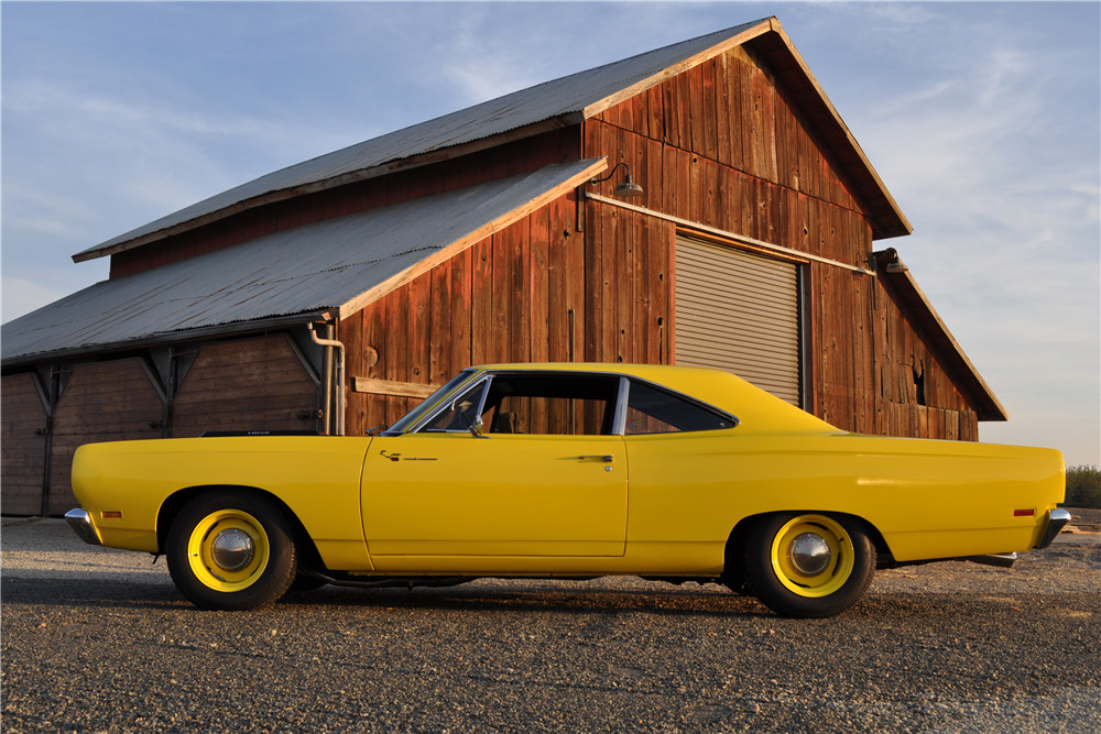 1969 PLYMOUTH HEMI ROAD RUNNER - Side Profile - 213225