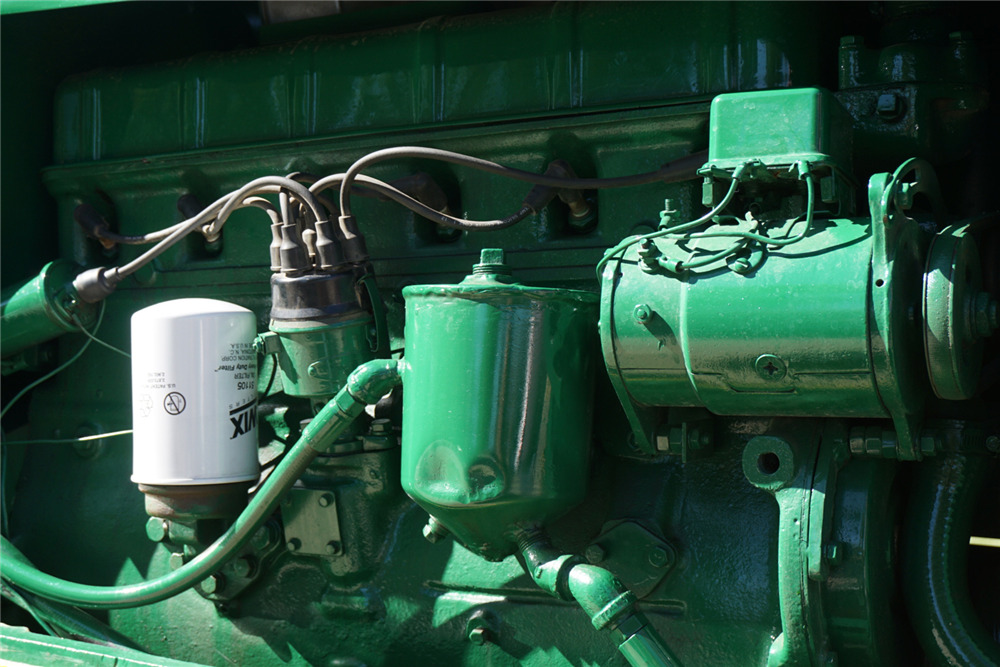 1950 OLIVER 77 ORCHARD TRACTOR - Engine - 213335