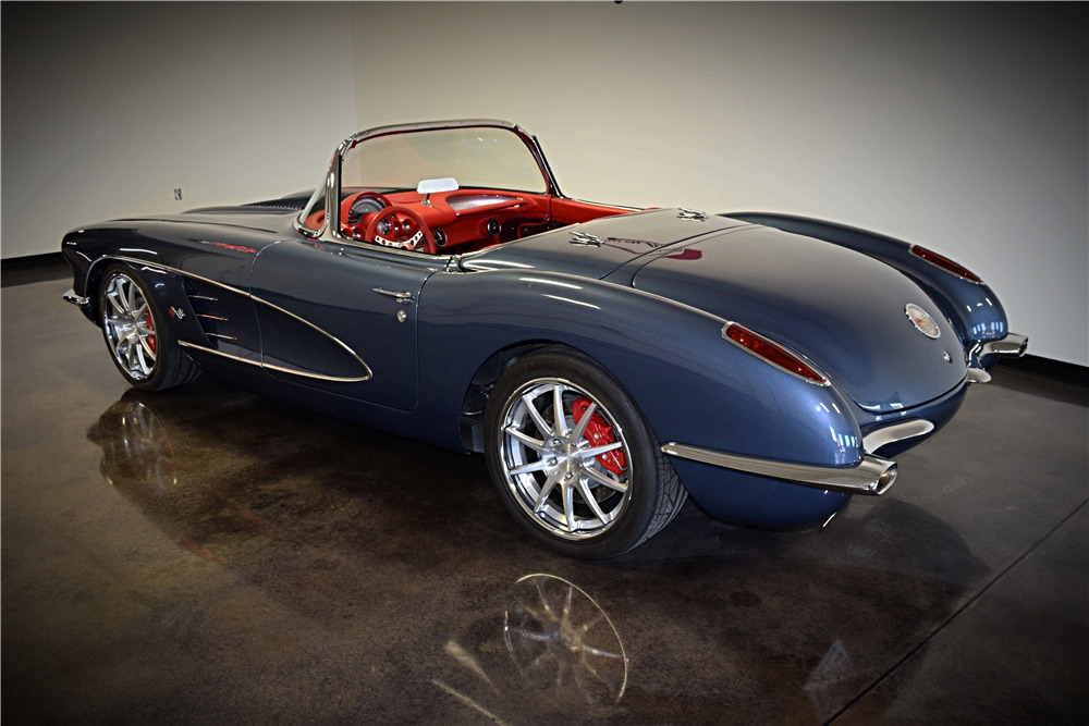 1958 CHEVROLET CORVETTE CUSTOM CONVERTIBLE - Rear 3/4 - 213350