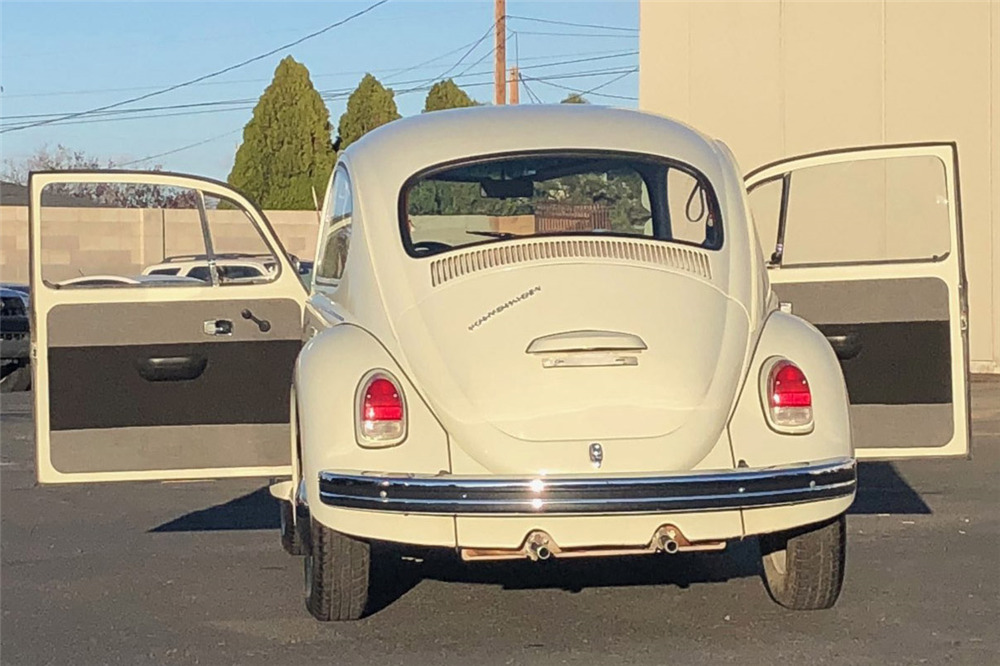 1969 VOLKSWAGEN BEETLE - Rear 3/4 - 213412