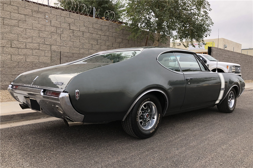 1968 OLDSMOBILE 442 - Rear 3/4 - 213508