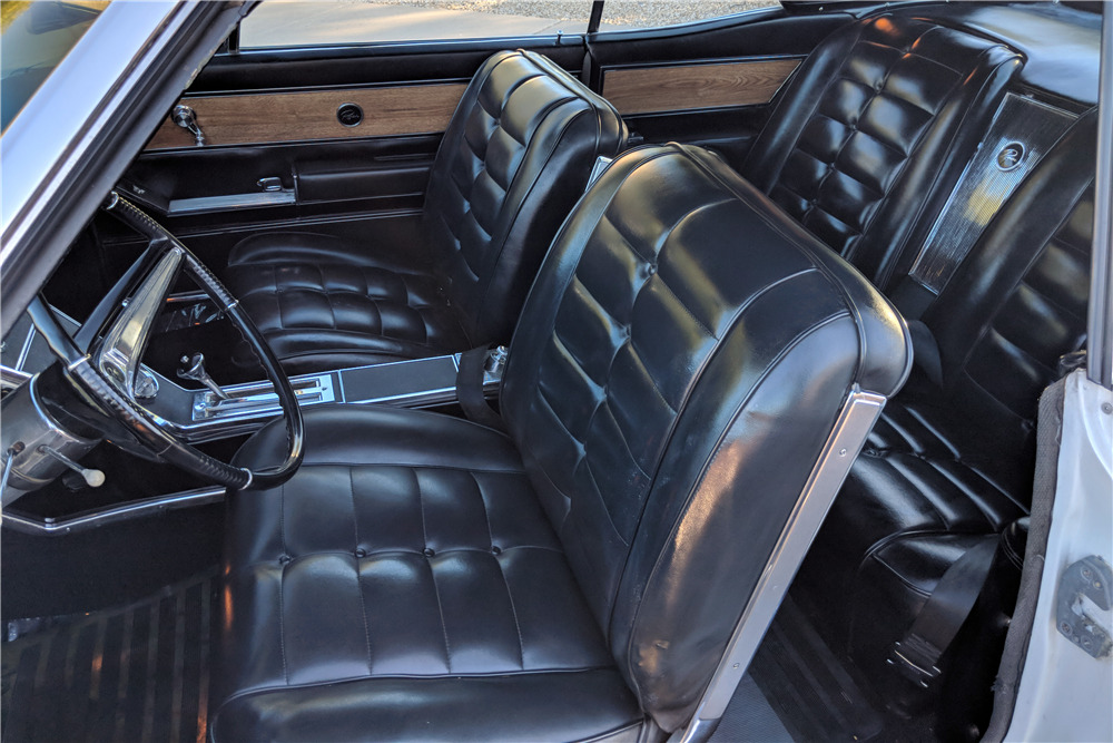 1963 BUICK RIVIERA - Interior - 213541