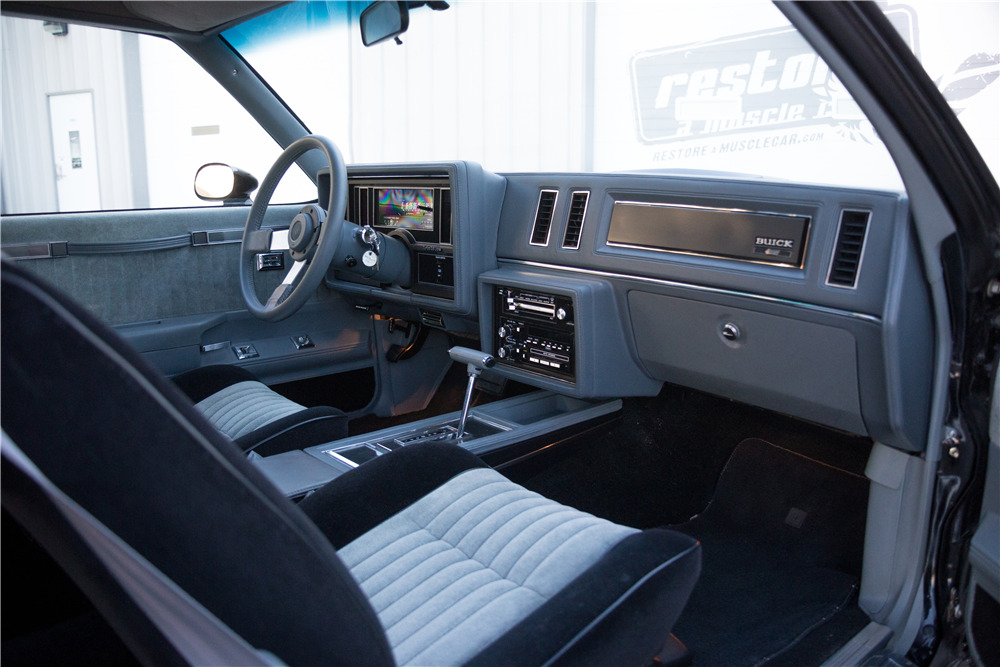 1987 BUICK GRAND NATIONAL - Interior - 213674