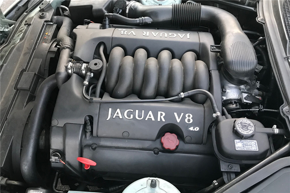 2000 JAGUAR XK8 CONVERTIBLE - Engine - 213924