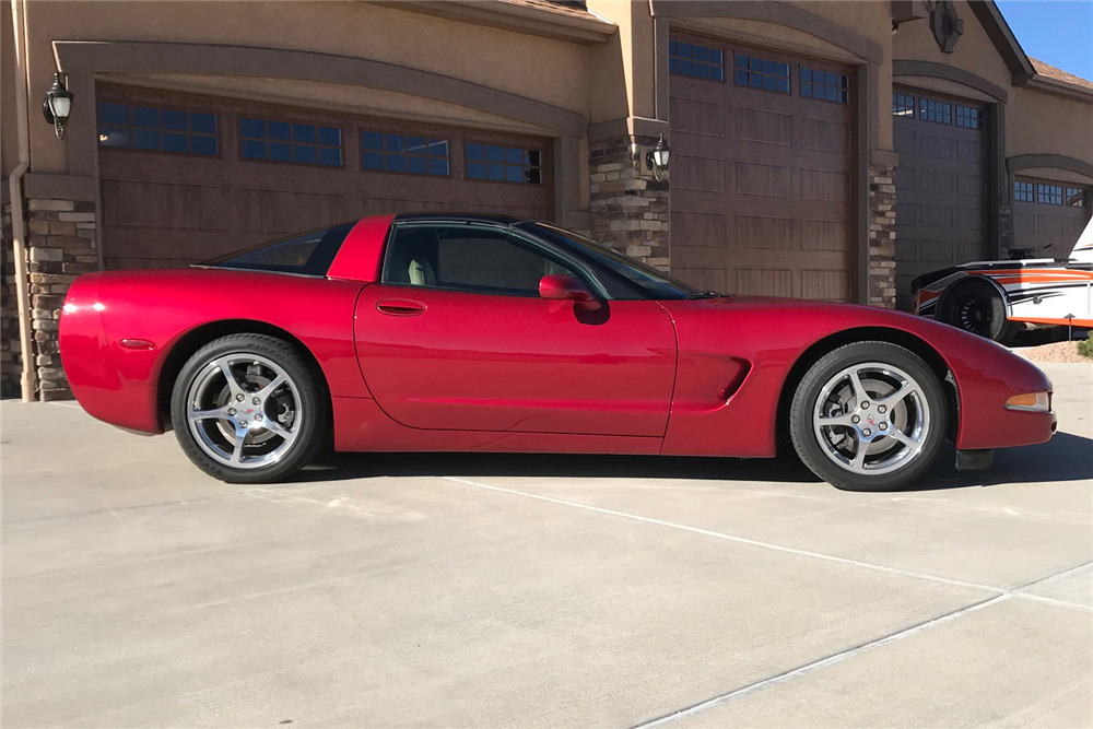 2001 CHEVROLET CORVETTE - Side Profile - 214552