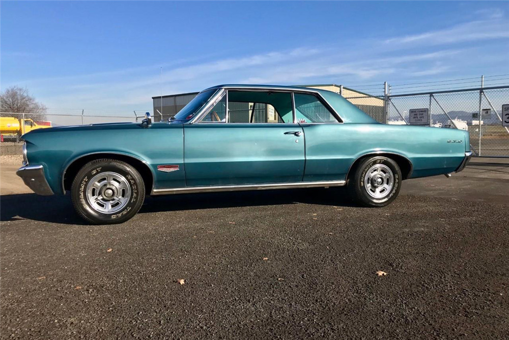 1964 PONTIAC GTO - Side Profile - 214569