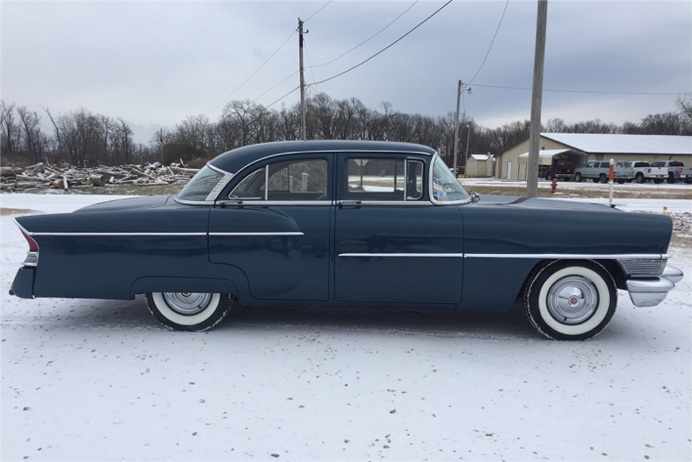 1956 PACKARD CLIPPER DELUXE 4-DOOR SEDAN - Side Profile - 214591