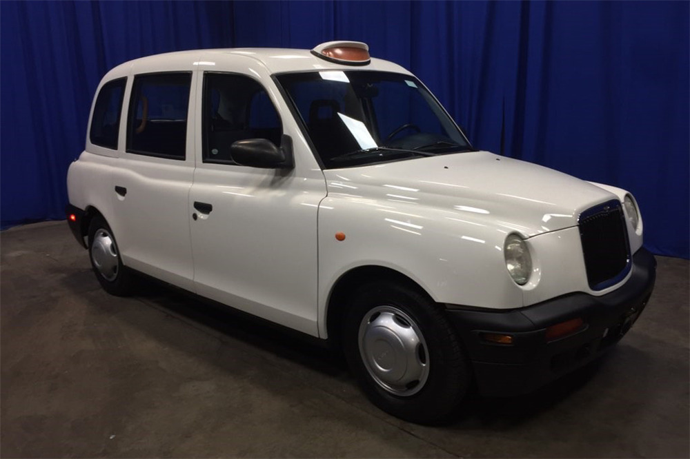 2004 LONDON TAXI 4-DOOR SEDAN - Front 3/4 - 214592