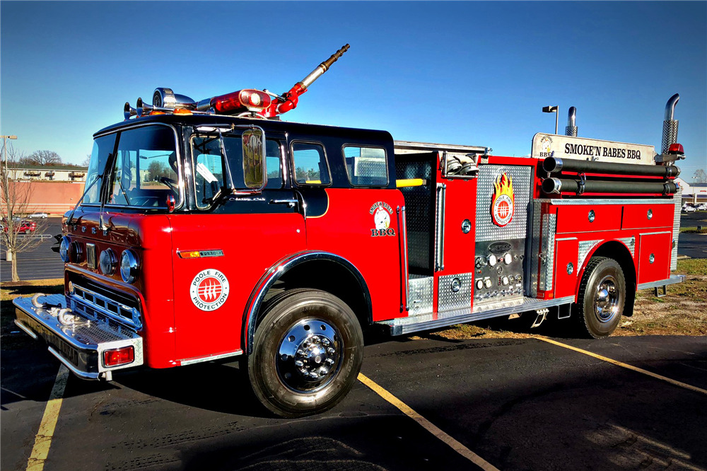 1977 FORD CUSTOM FIRE TRUCK - Front 3/4 - 215120