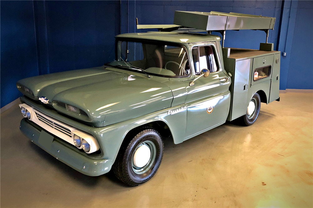 1960 CHEVROLET APACHE PICKUP - Side Profile - 215140