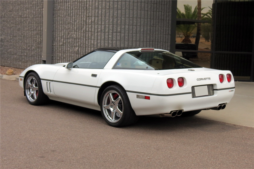 1990 CHEVROLET CORVETTE COUPE - Rear 3/4 - 215267