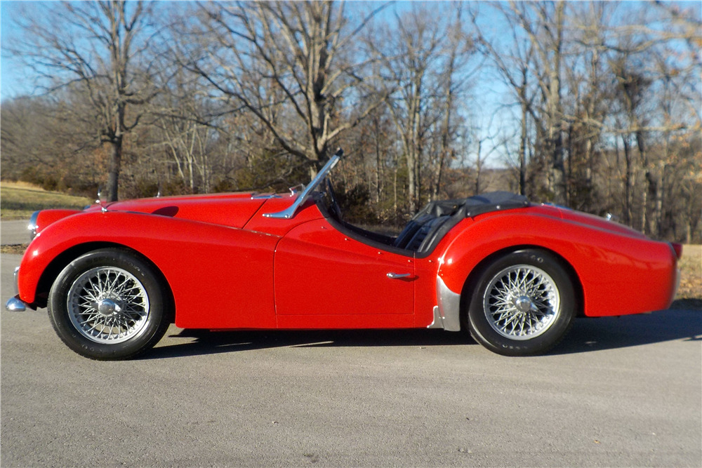 1962 TRIUMPH TR3 CONVERTIBLE - Side Profile - 216144