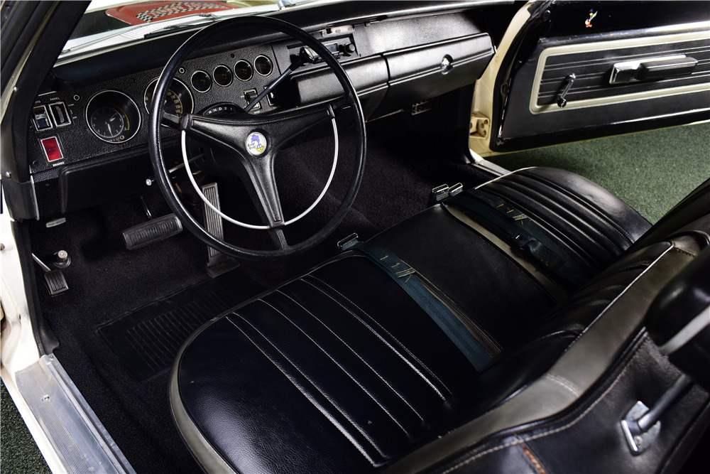 1970 PLYMOUTH SUPERBIRD - Interior - 217649